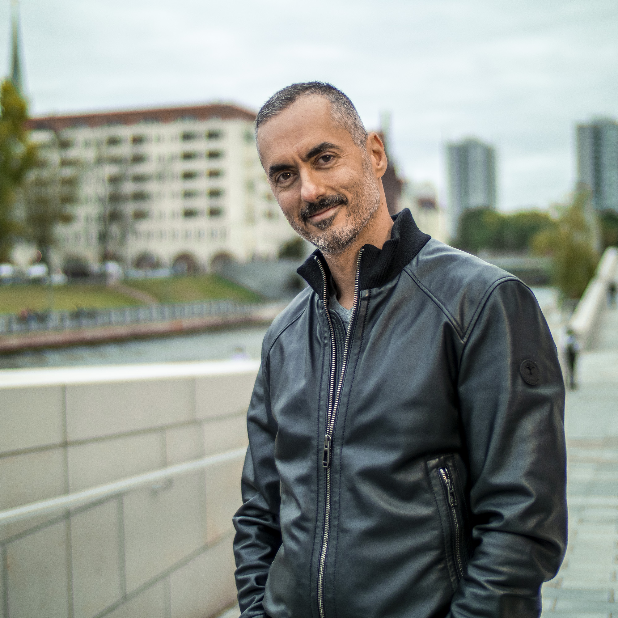 about-prof-dr-sinis – SINIS COSMETICS